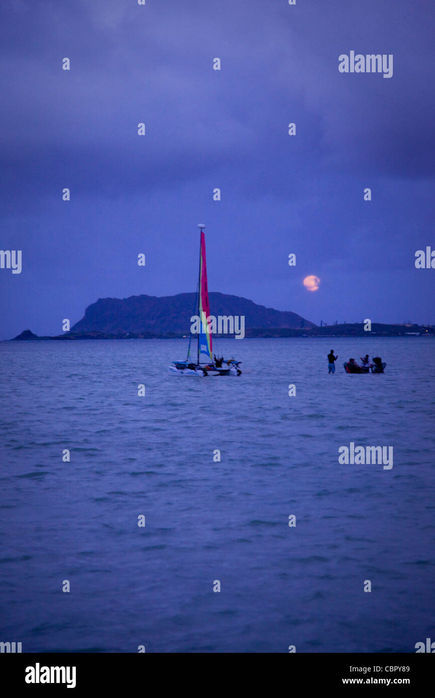 Oahu full moon hi-res stock photography and images - Alamy