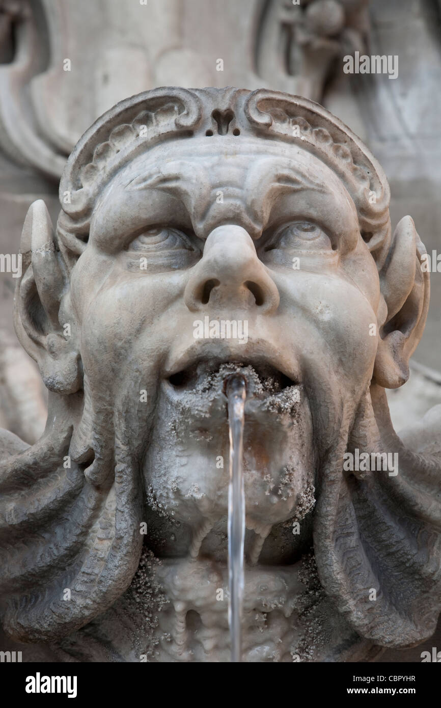 Ugly fountain hi-res stock photography and images - Alamy