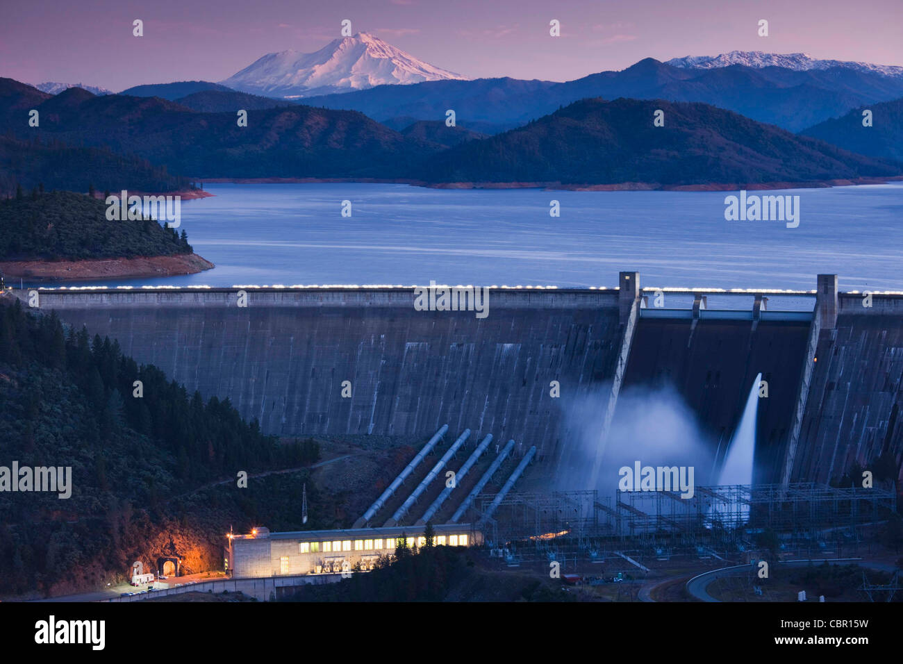 Shasta lake city hi-res stock photography and images - Alamy