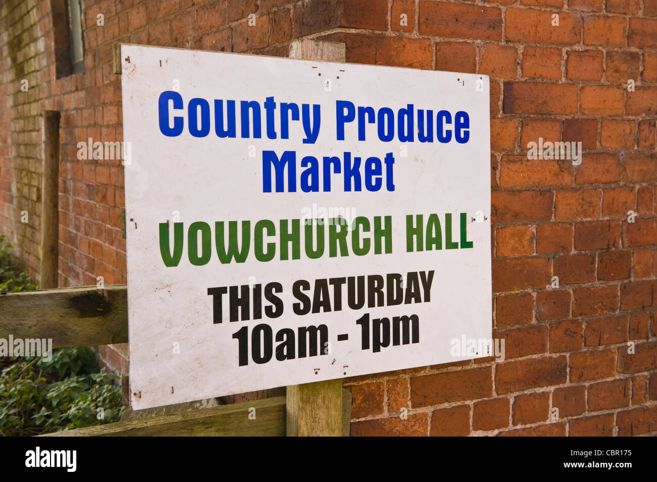 Uk countryside village hall sign hi-res stock photography and images ...