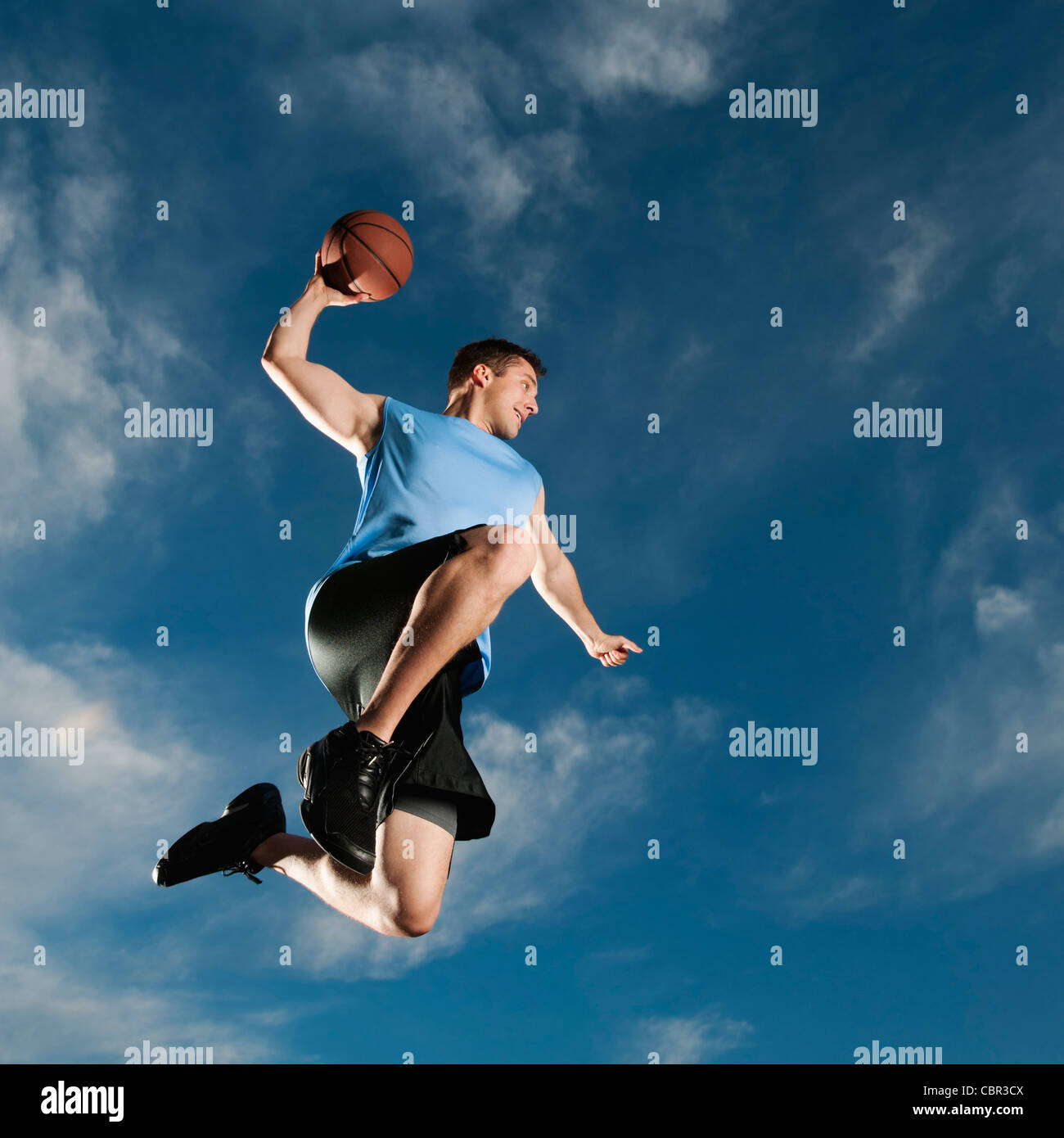 Basketball shooting side view hi-res stock photography and images - Alamy