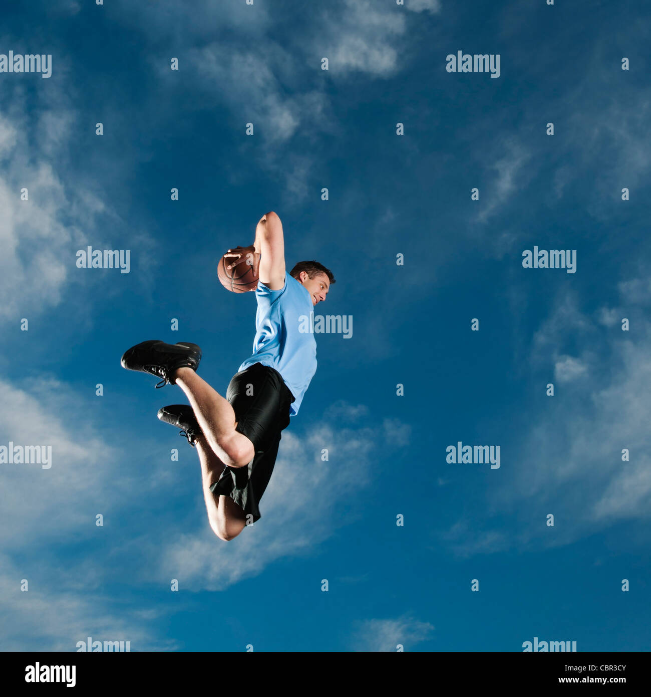 Basketball shooting side view hi-res stock photography and images - Alamy