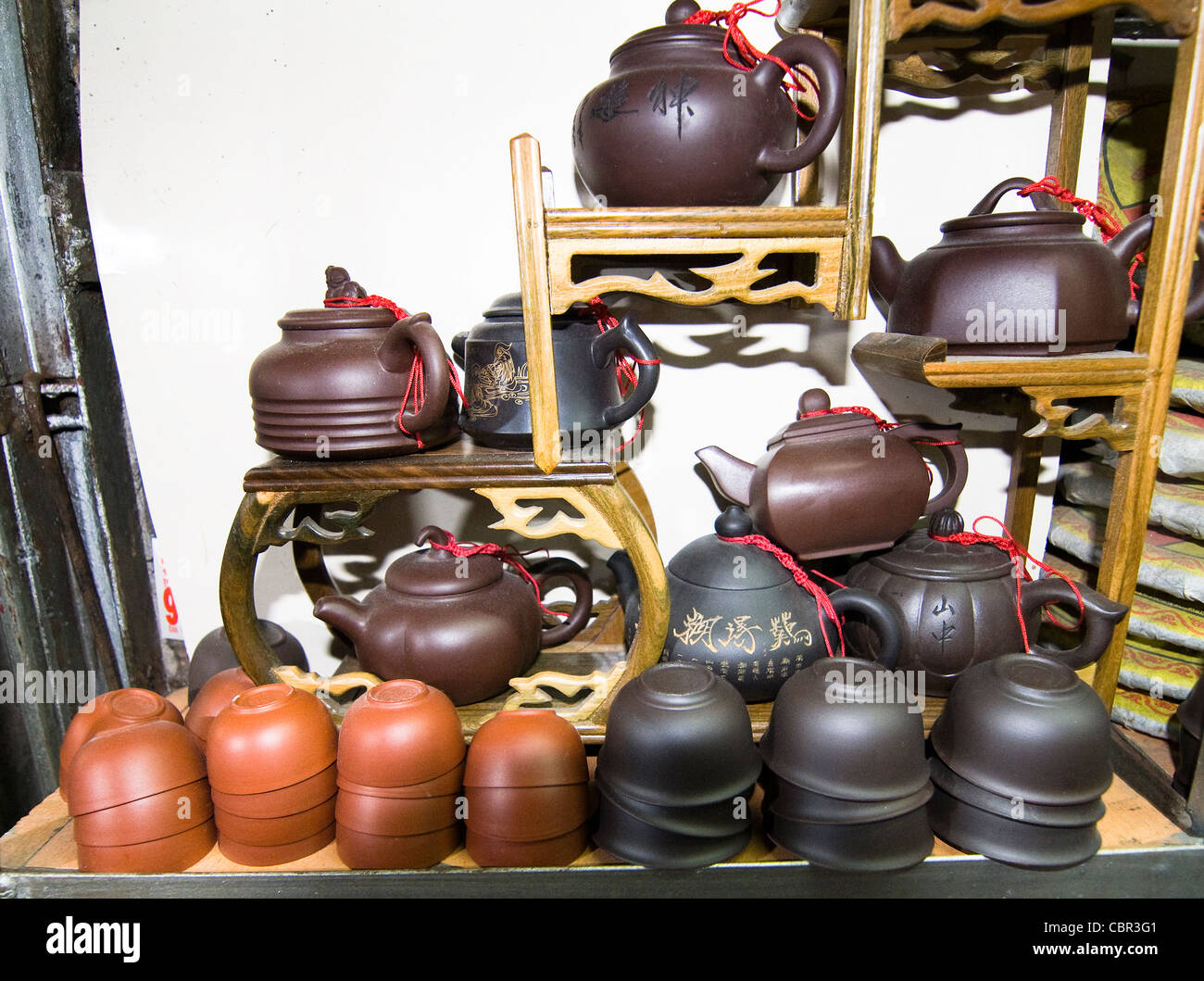 Traditional Chinese pots sold in a tea shop in Canton Stock Photo - Alamy