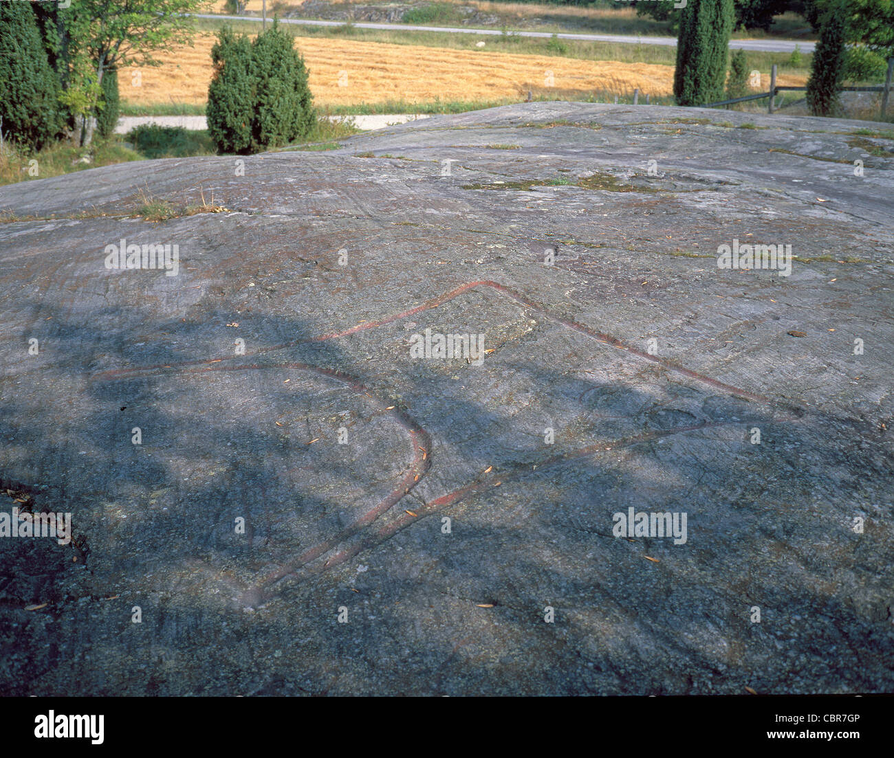 Strange chair shaped Bronze Age rock carving, Hemsta, near Enköping ...