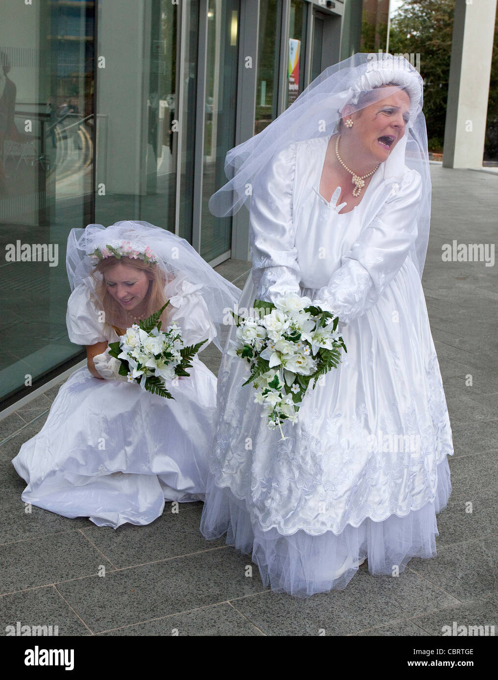 Crying bride hi-res stock photography and images - Alamy