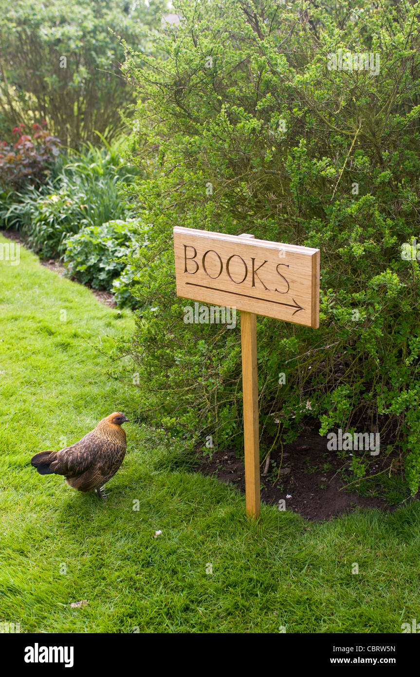 Wooden sign board in farm hi-res stock photography and images - Alamy