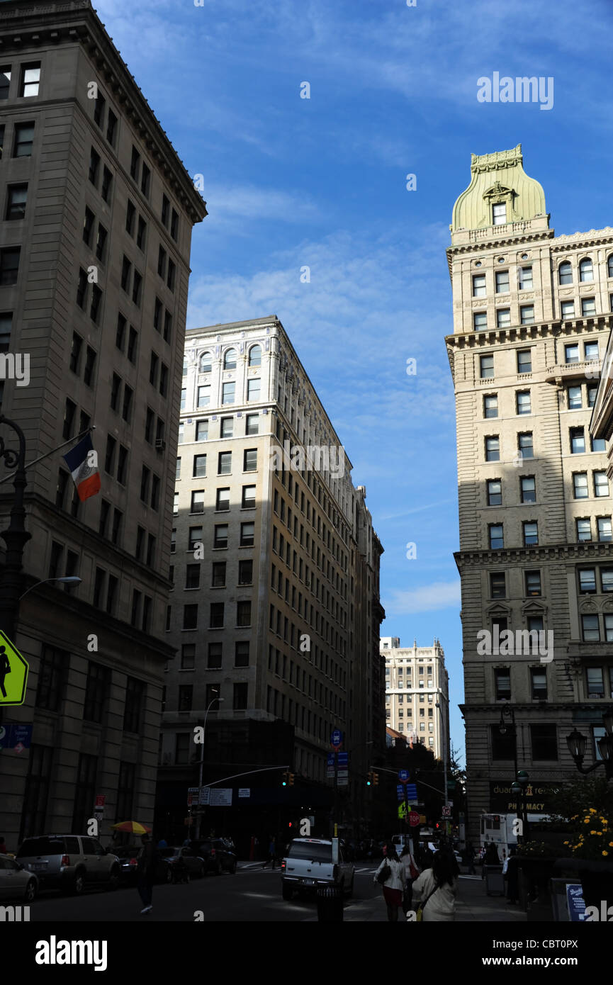 Blue sky 'urban canyon' portrait Temple Bar Building granite ...