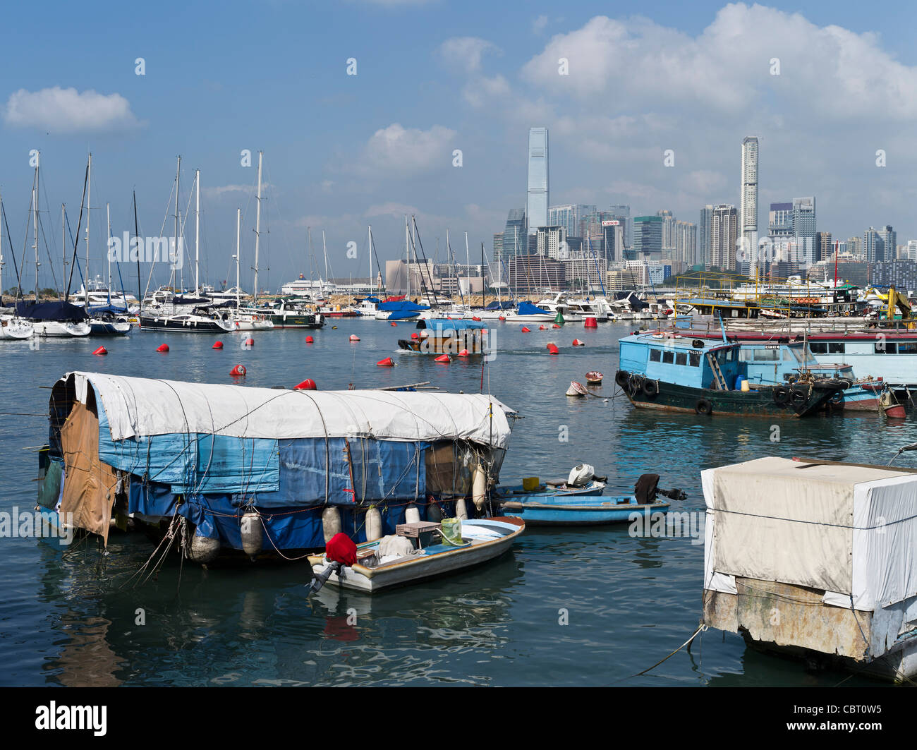 dh CAUSEWAY BAY HONG KONG Junks in Causeway Bay Typhoon shelter ...
