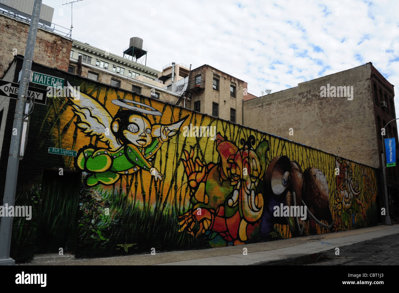 Water tank mural hi-res stock photography and images - Alamy