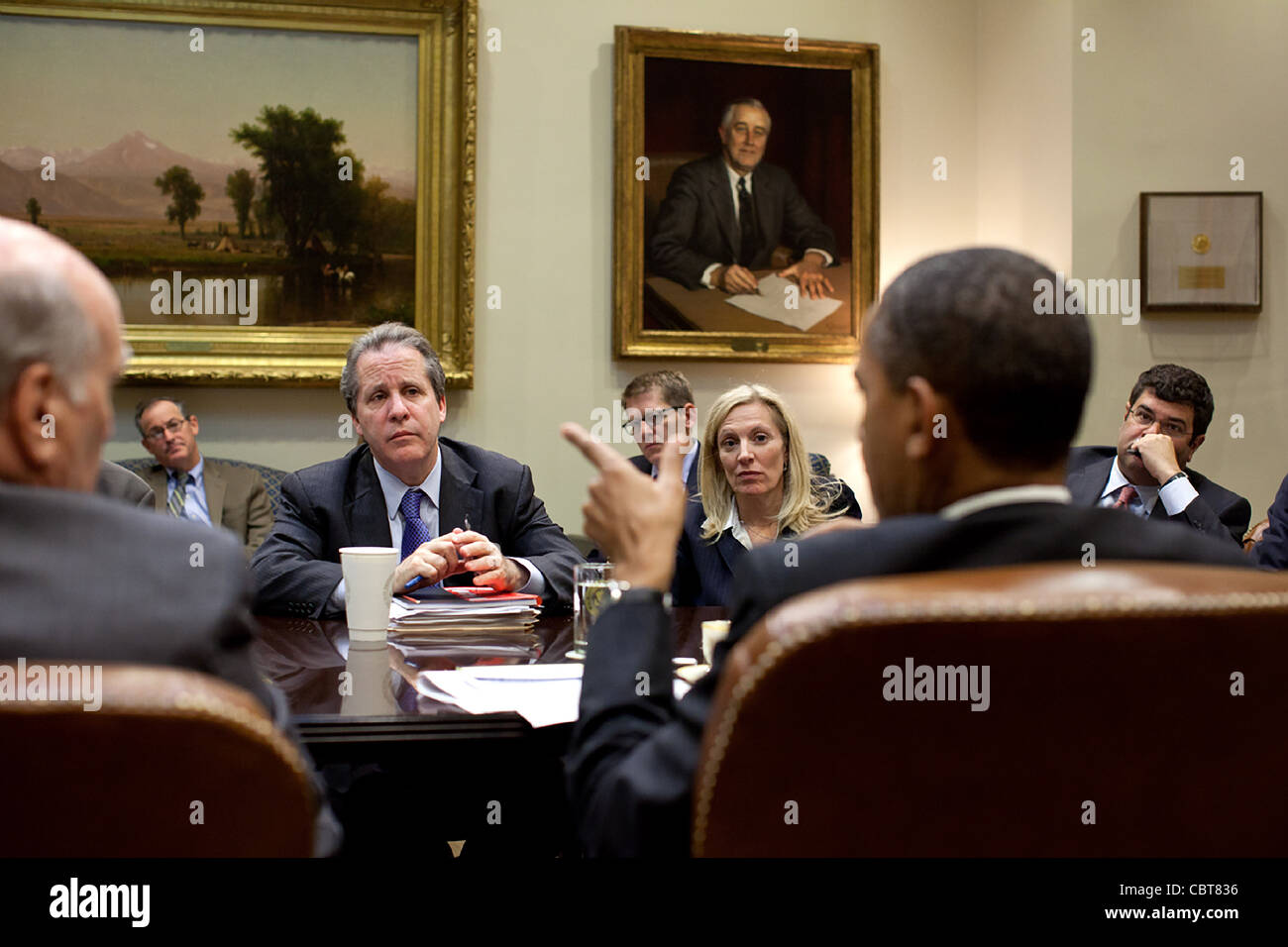 President Barack Obama meets with economic advisors in the Roosevelt ...