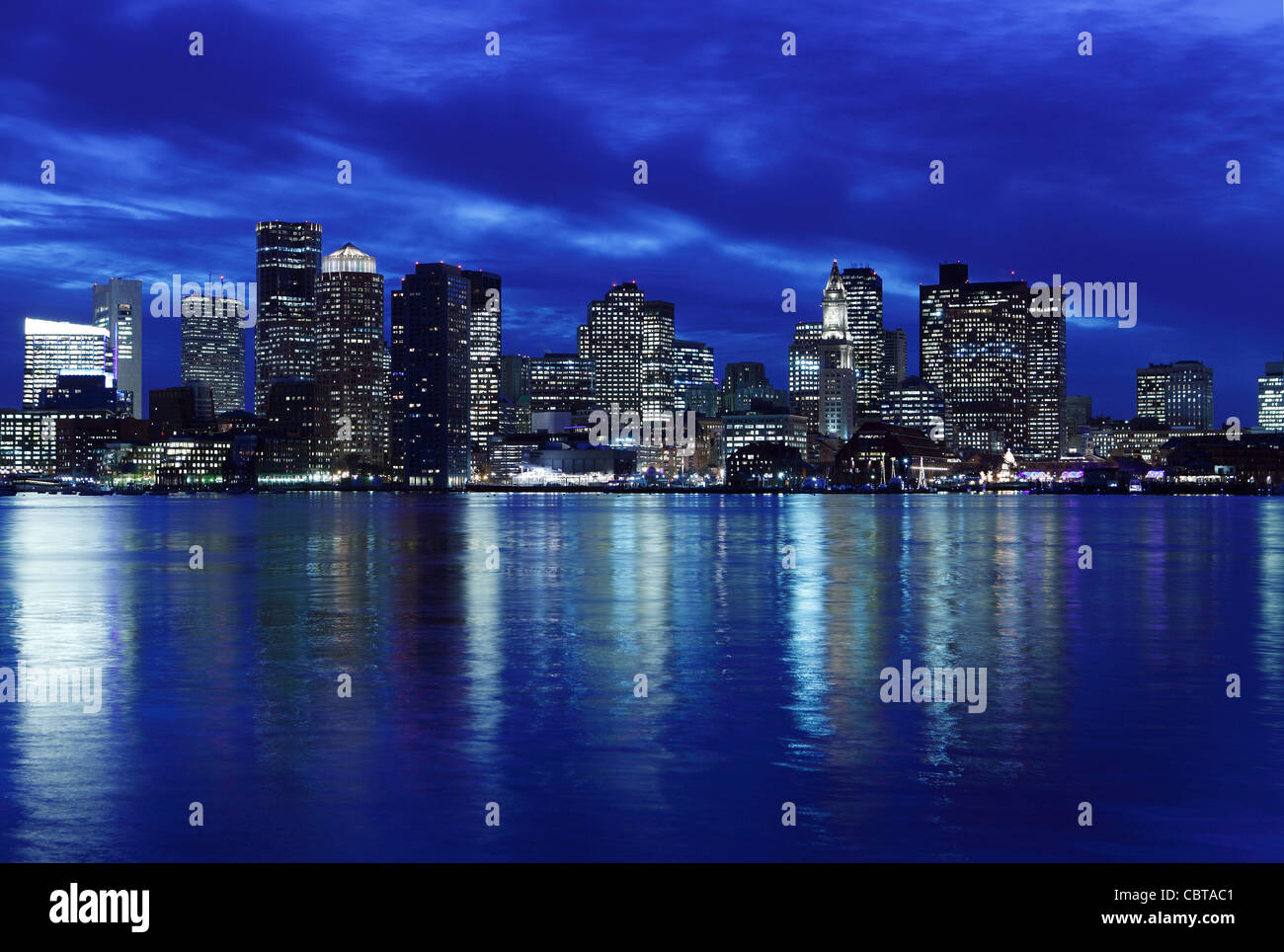 Boston skyline harbor dusk hi-res stock photography and images - Alamy