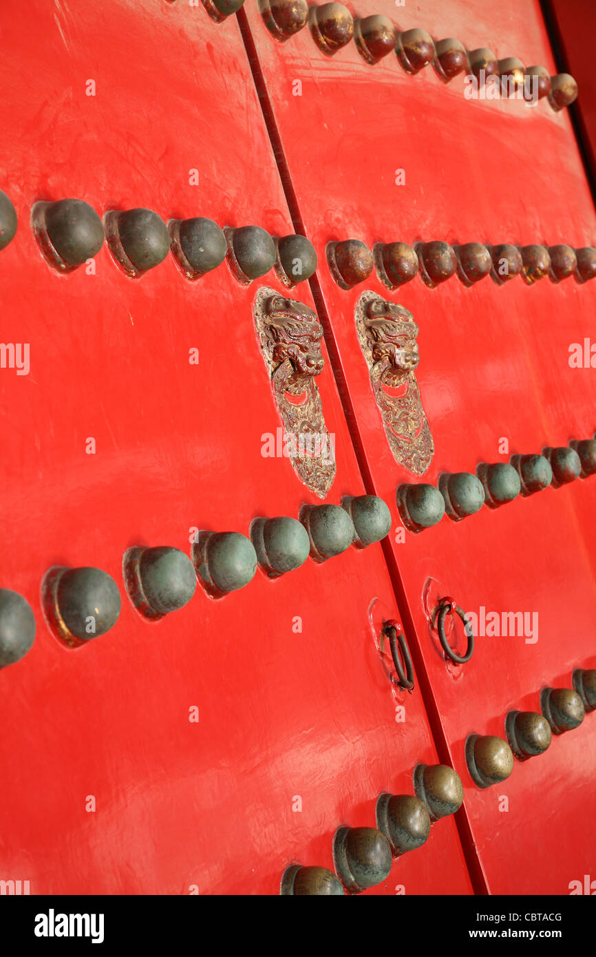 Ancient red Temple door in forbidden city beijing china Stock Photo - Alamy