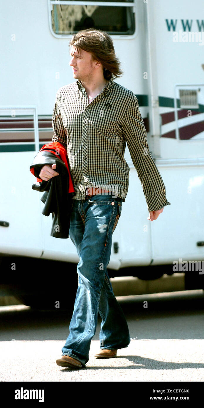 Danny MacNamara singer with the band Embrace during filming for England ...