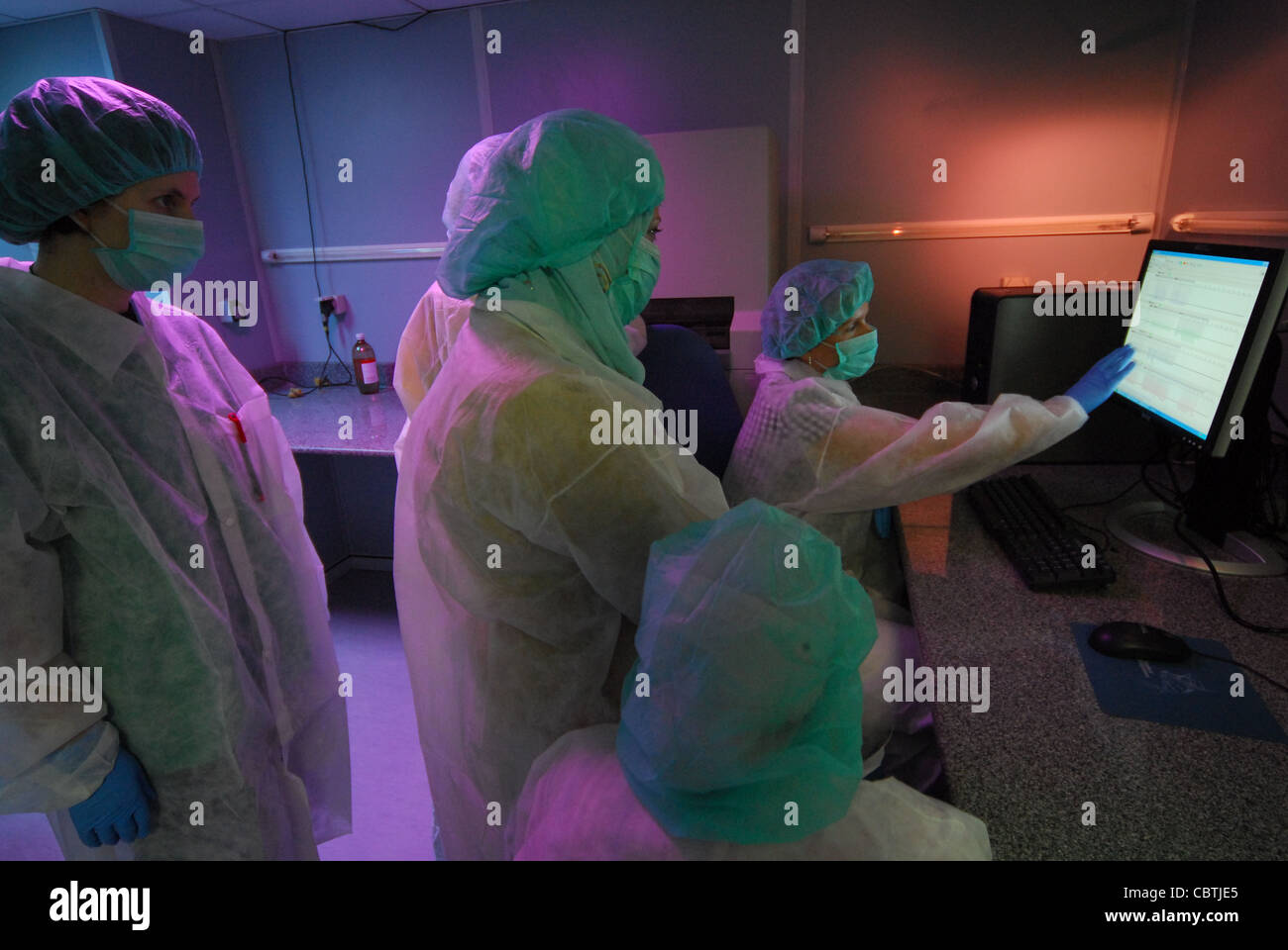 DNA tests on the Royal Mummy of Hatshepsut and her relatives Nefertari ...