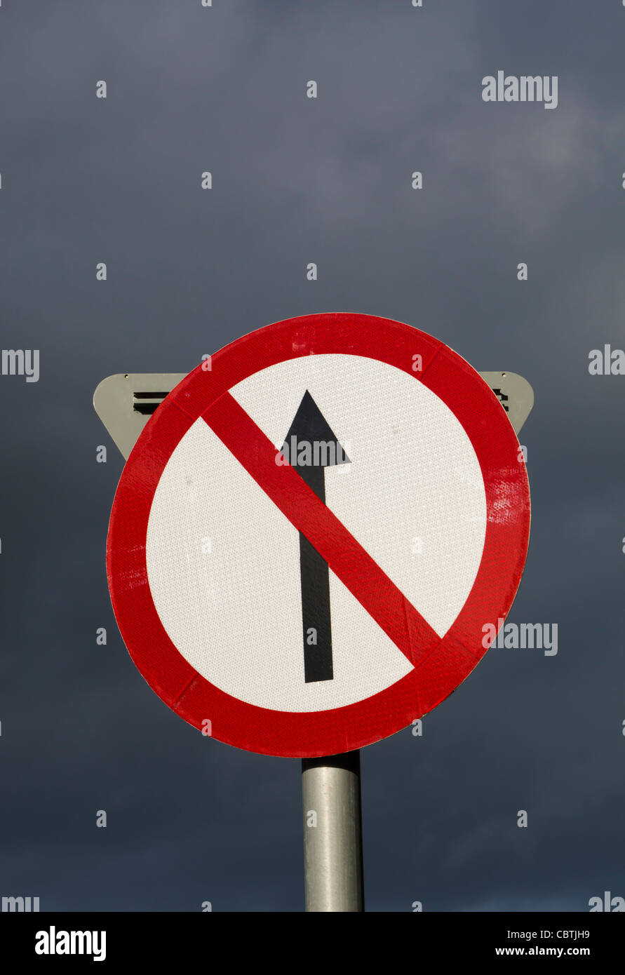 No Entry traffic sign against stormy sky, Clonakilty, County Cork ...