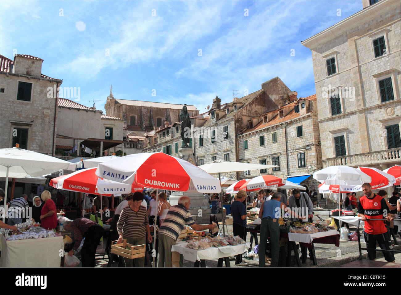 Medieval statue in dubrovnik hi-res stock photography and images - Alamy