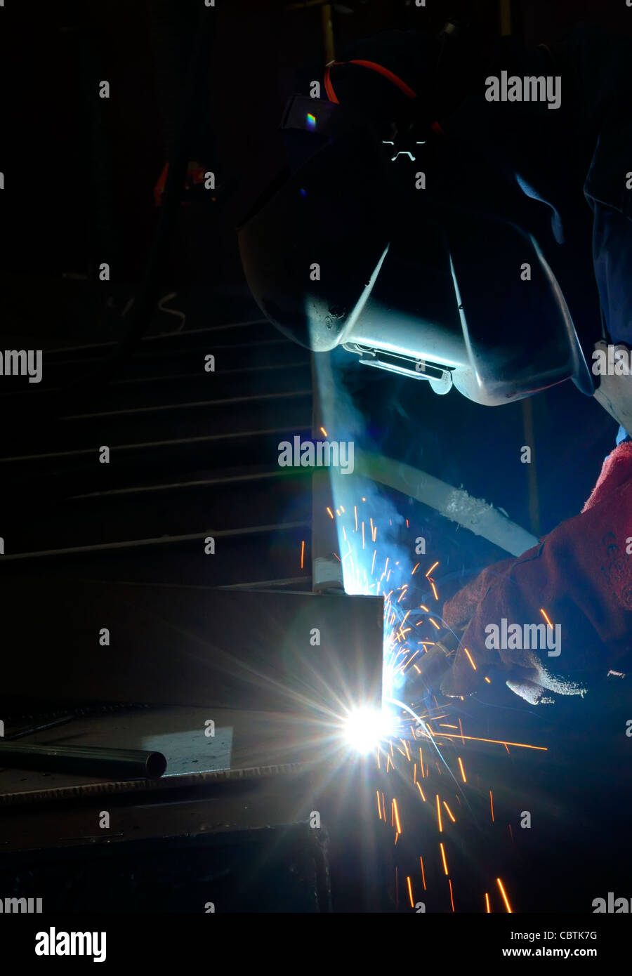 Construction worker mig mag welding hi-res stock photography and images ...