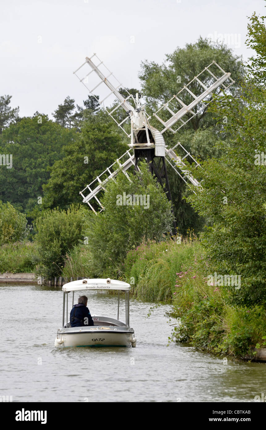 boating at how hill norfolk broads Stock Photo - Alamy