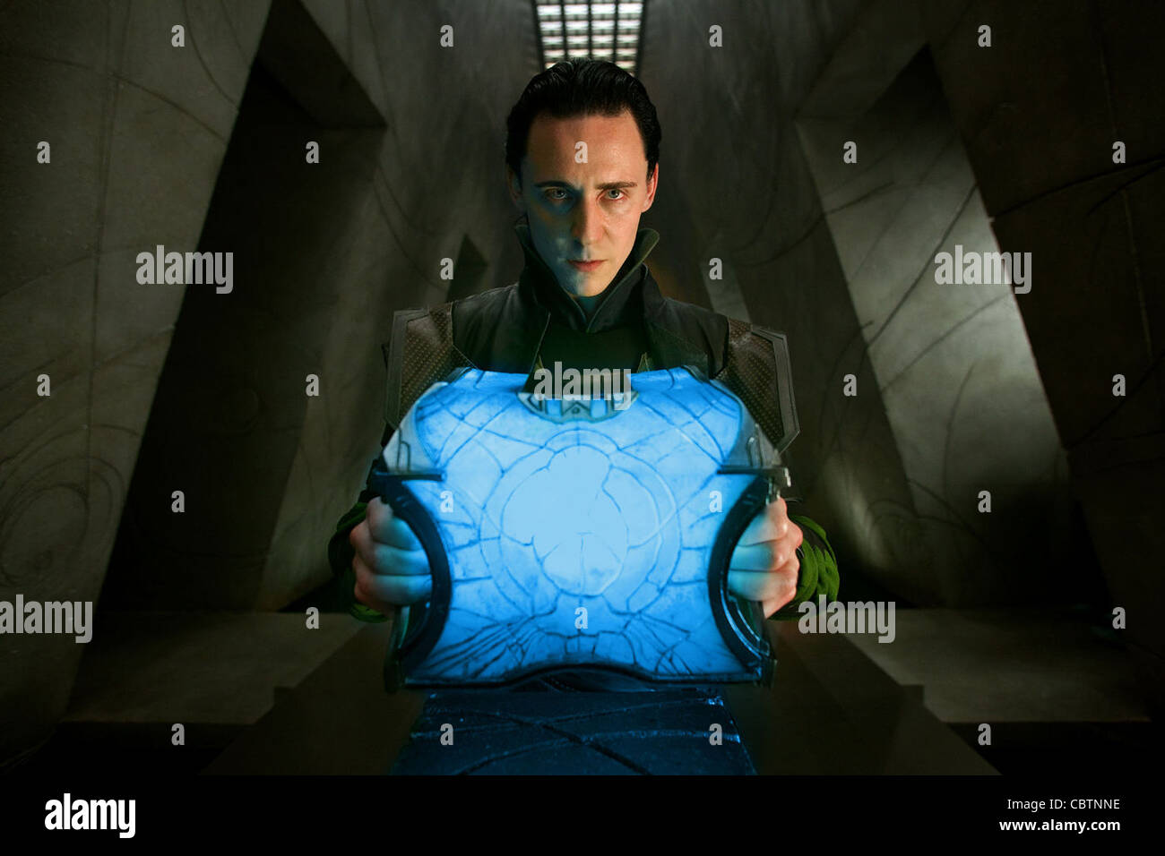 Kenneth branagh dir tom hiddleston villain comic book hi-res stock ...