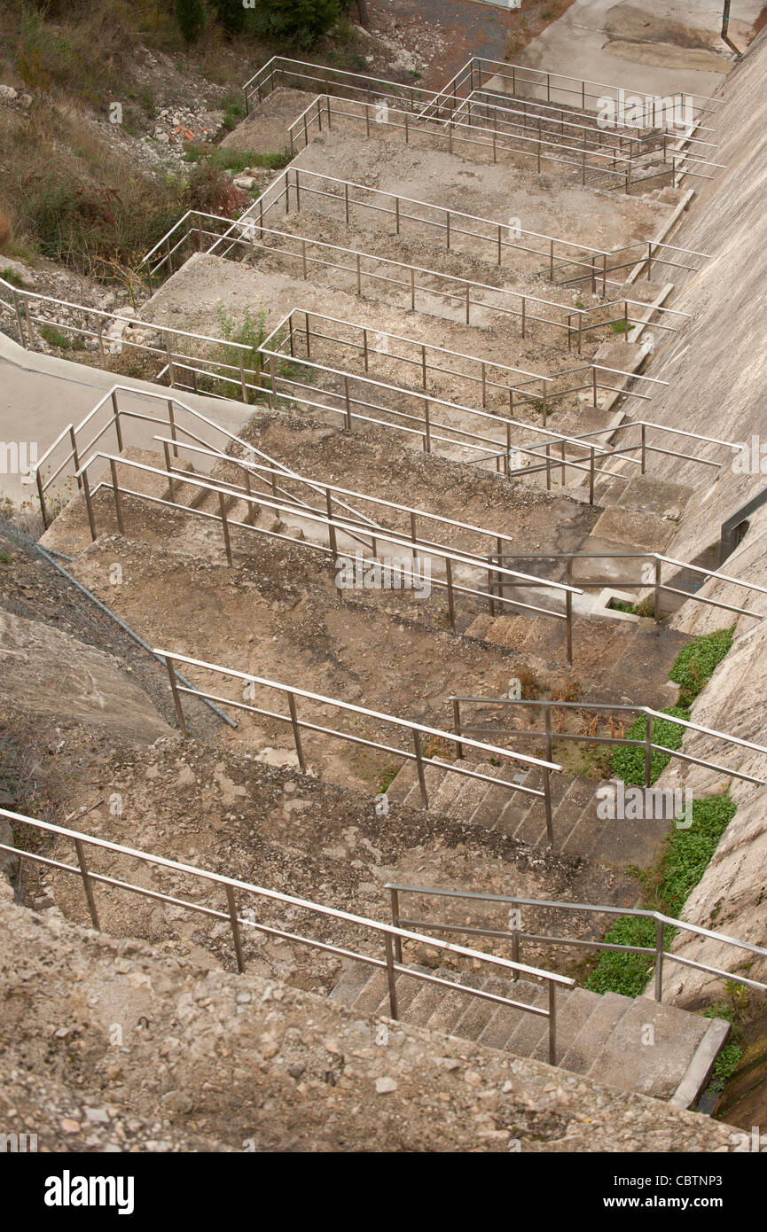 Concrete stairs at the Siurana reservoir dam, Spain Stock Photo - Alamy