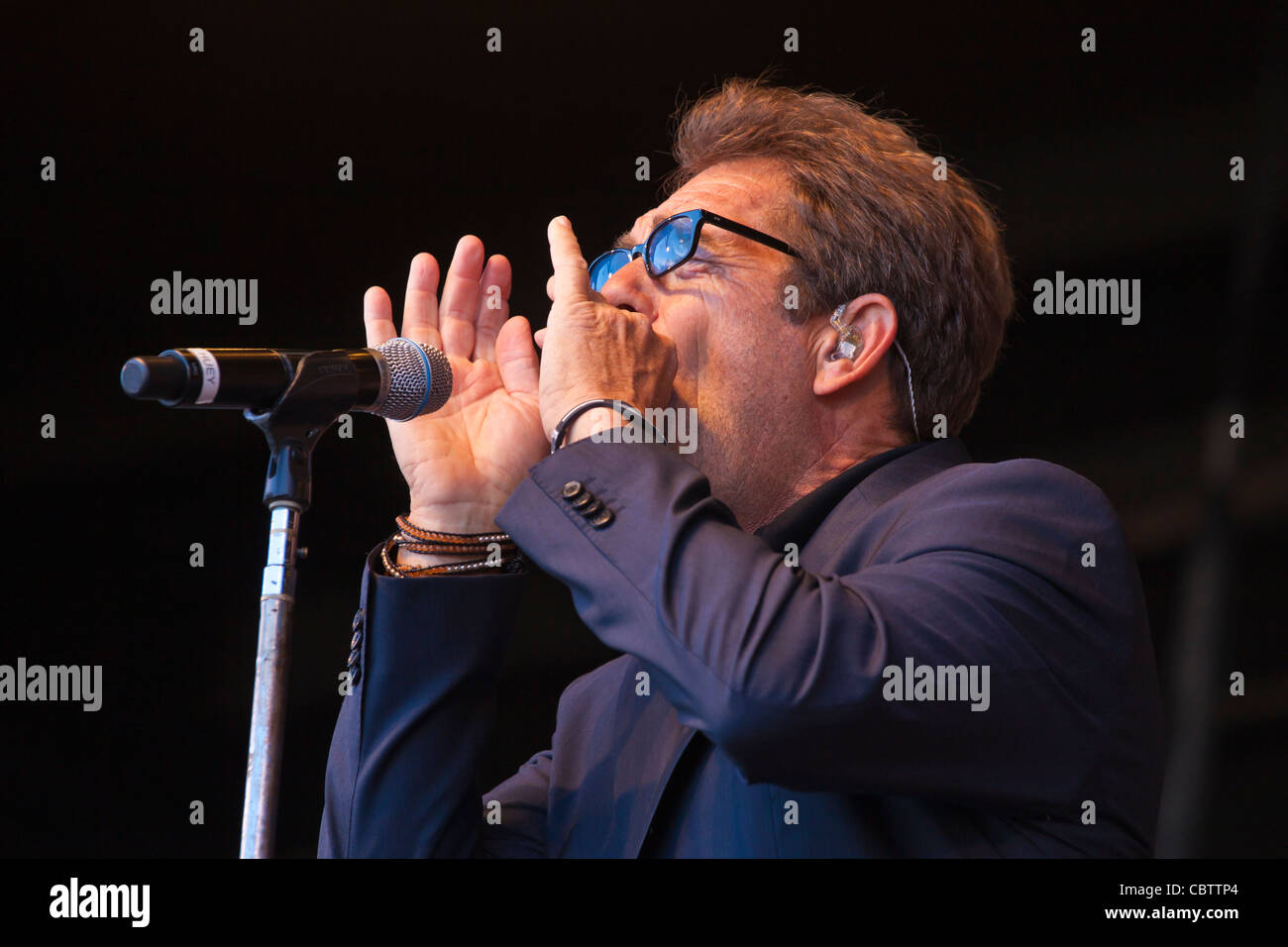 HUEY LEWIS AND THE NEWS perform SOULSVILLE on the Jimmy Lyons Stage ...