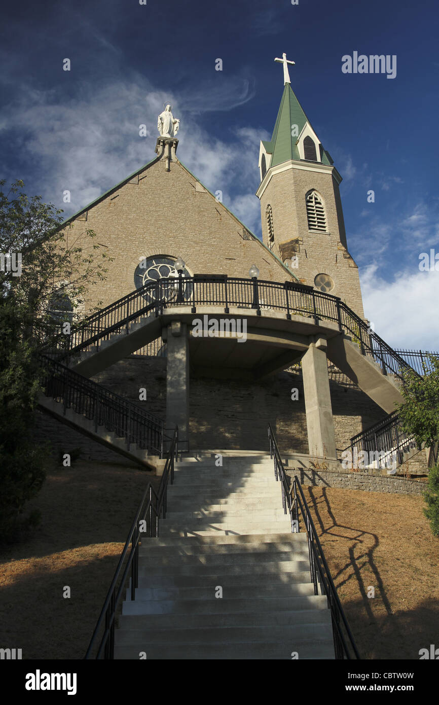 Mount Adams Steps leading to Holy Cross Immaculata Church. Cincinnati ...
