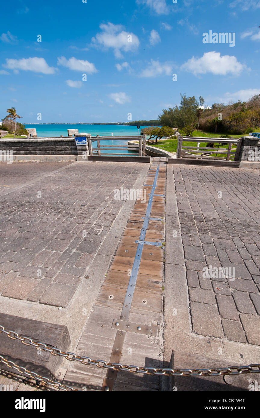 Somerset Bridge (world's smallest drawbridge), Somerset, Bermuda Stock ...
