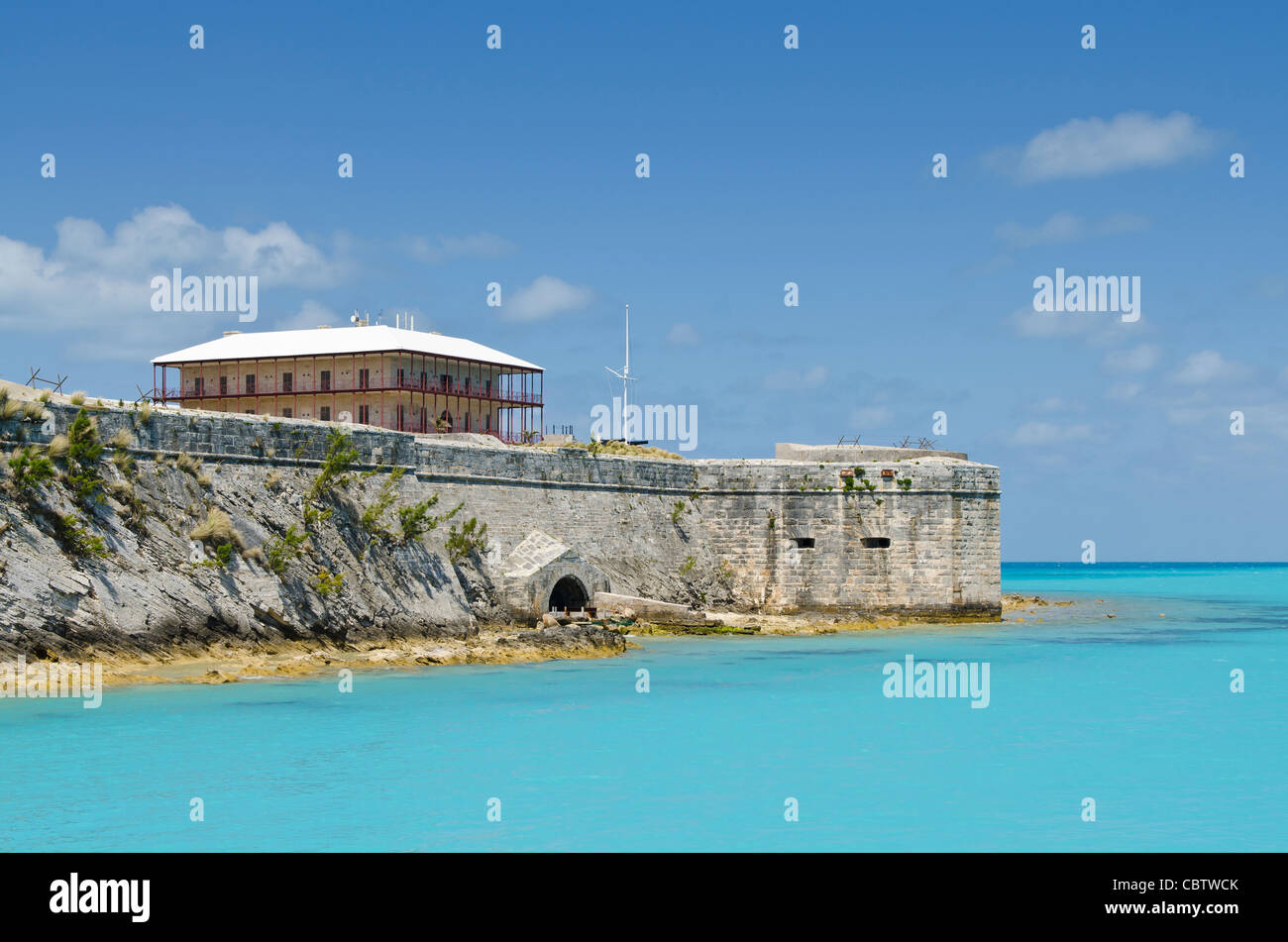 Bermuda. Commissioner's House and part of the old fort wall at the ...