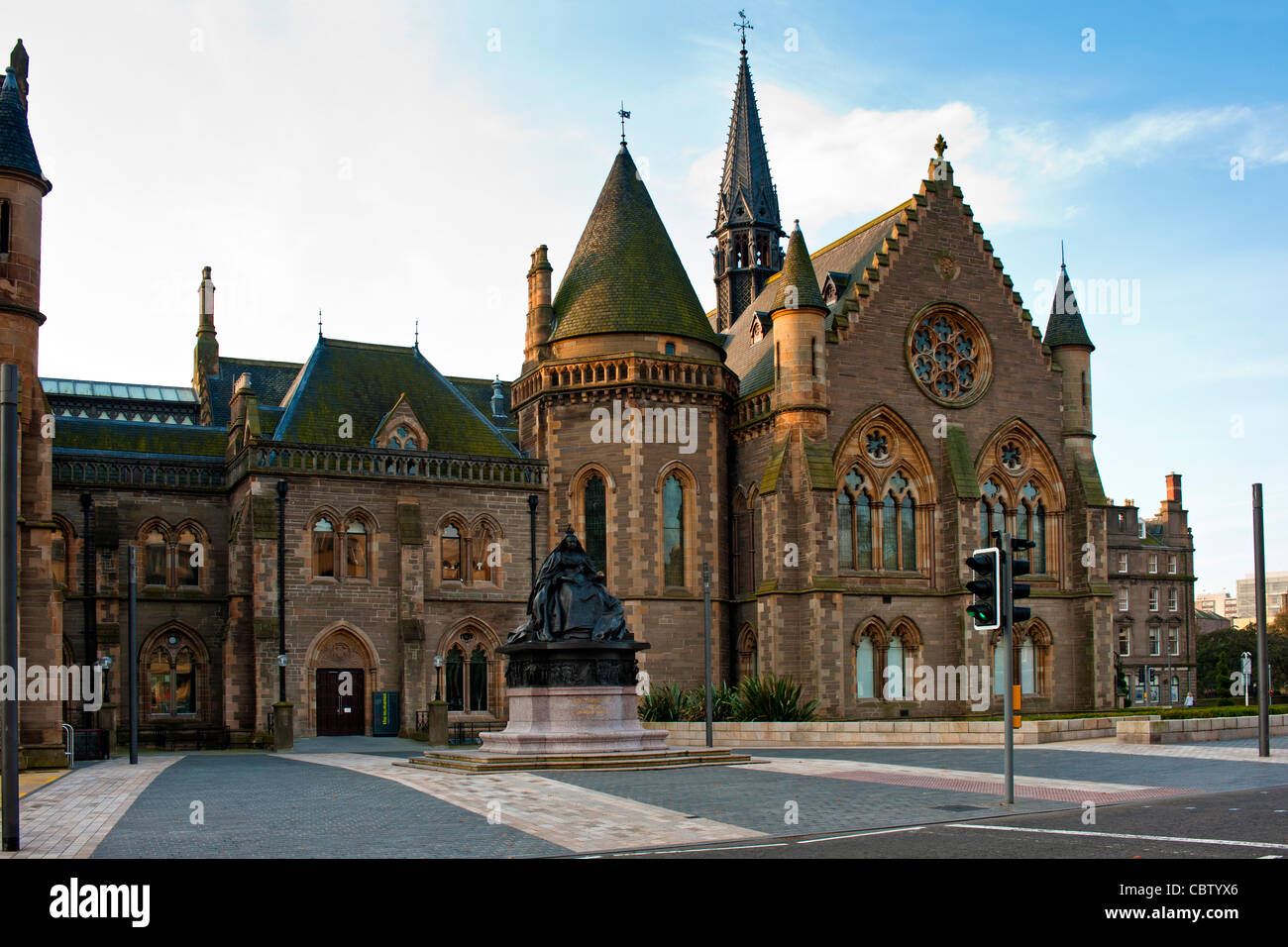 The mcmanus art gallery dundee hi-res stock photography and images - Alamy