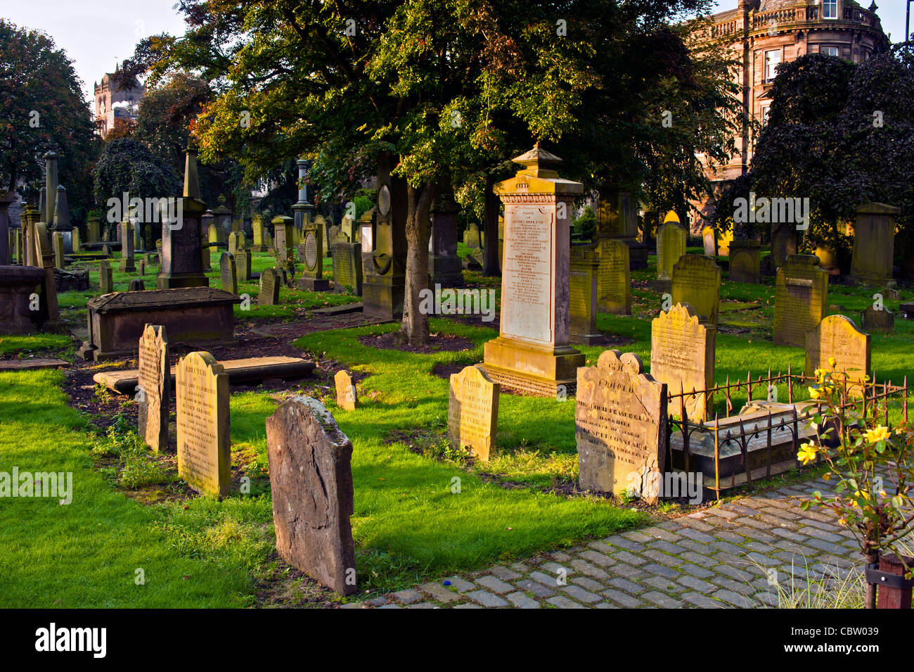 The howff cemetry hi-res stock photography and images - Alamy