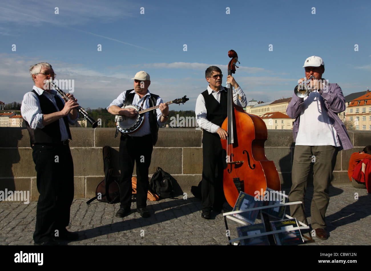 Ensemble playing hi-res stock photography and images - Alamy