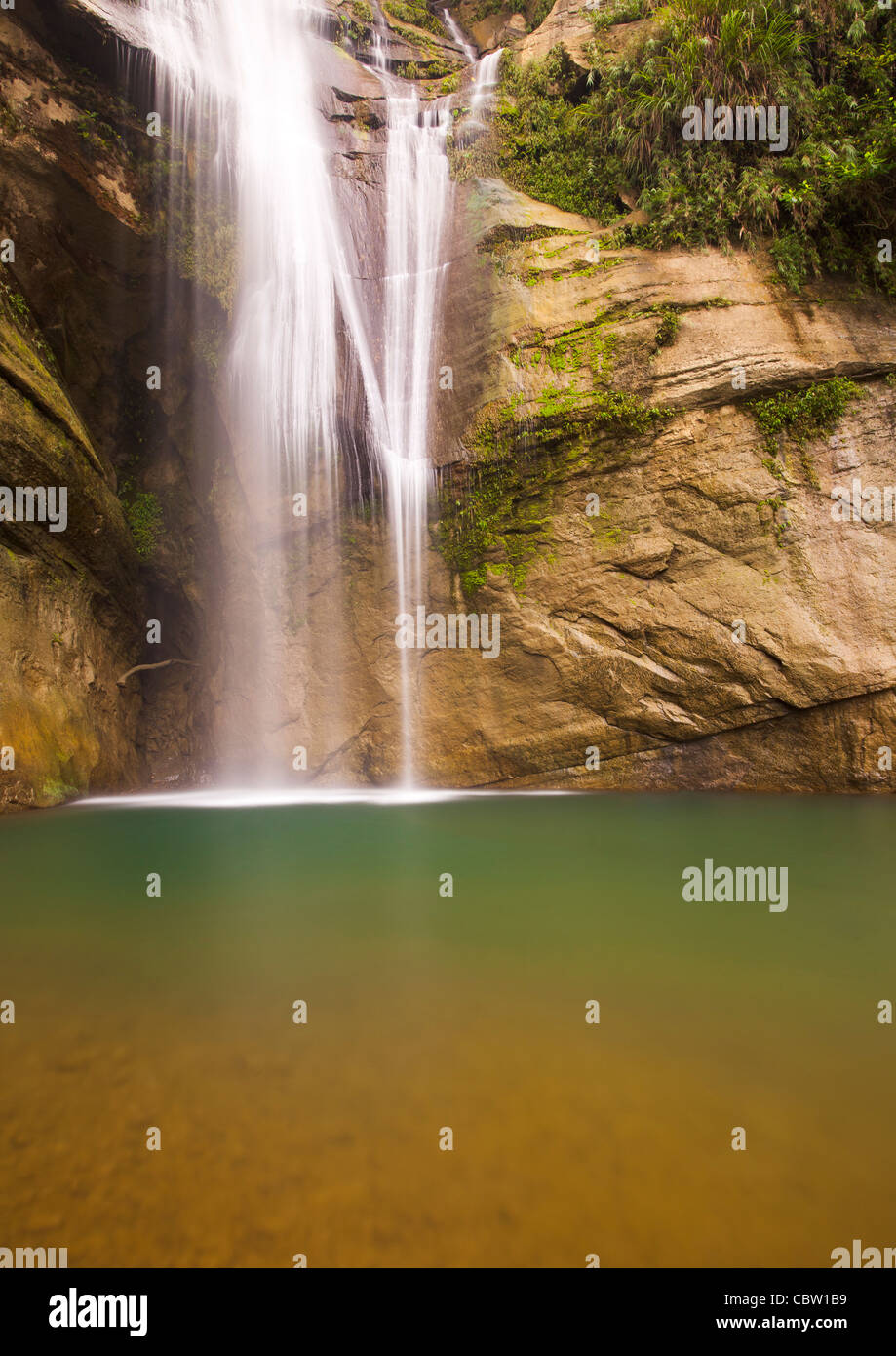 Secluded waterfall within the Taiwan Mountains Stock Photo - Alamy