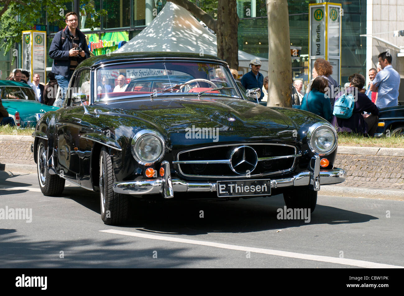 The sports car Mercedes-Benz 190SL Stock Photo - Alamy