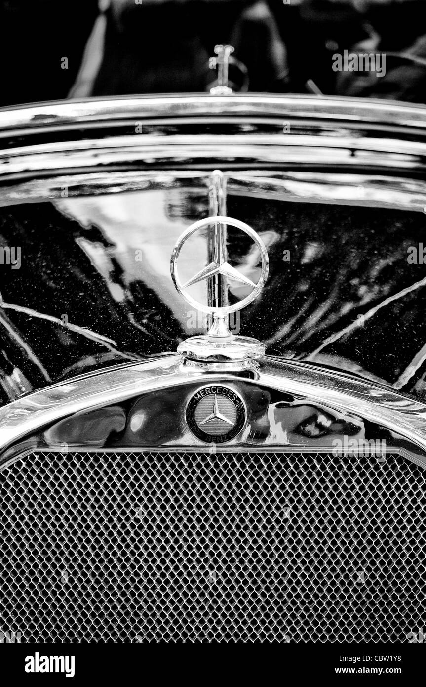 Hood street Black and White Stock Photos & Images - Alamy