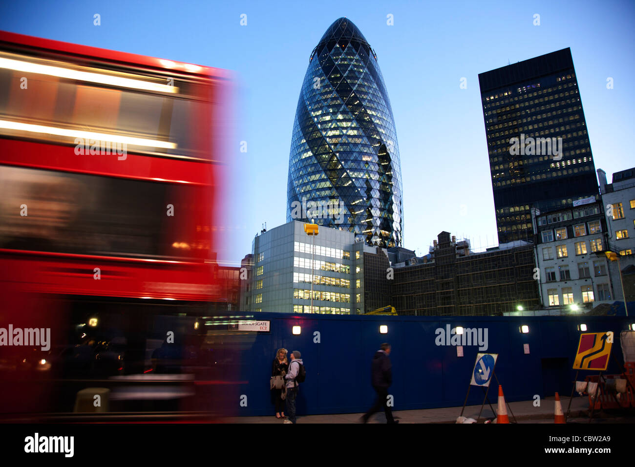 Night time scene in the City of London. 1 St Mary Axe, also knowns as ...