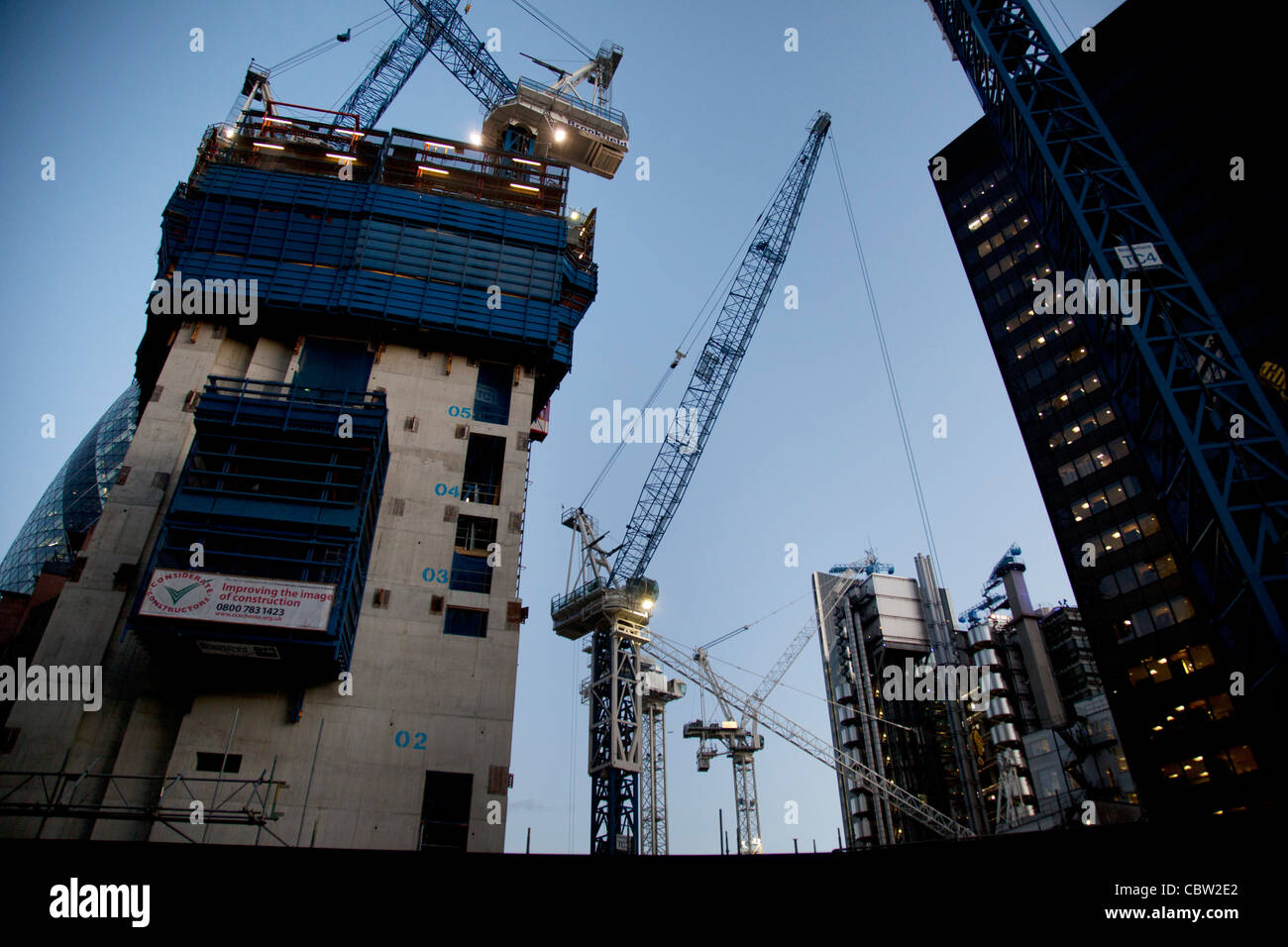 Bishopsgate tower pinnacle skyscraper construction hi-res stock ...