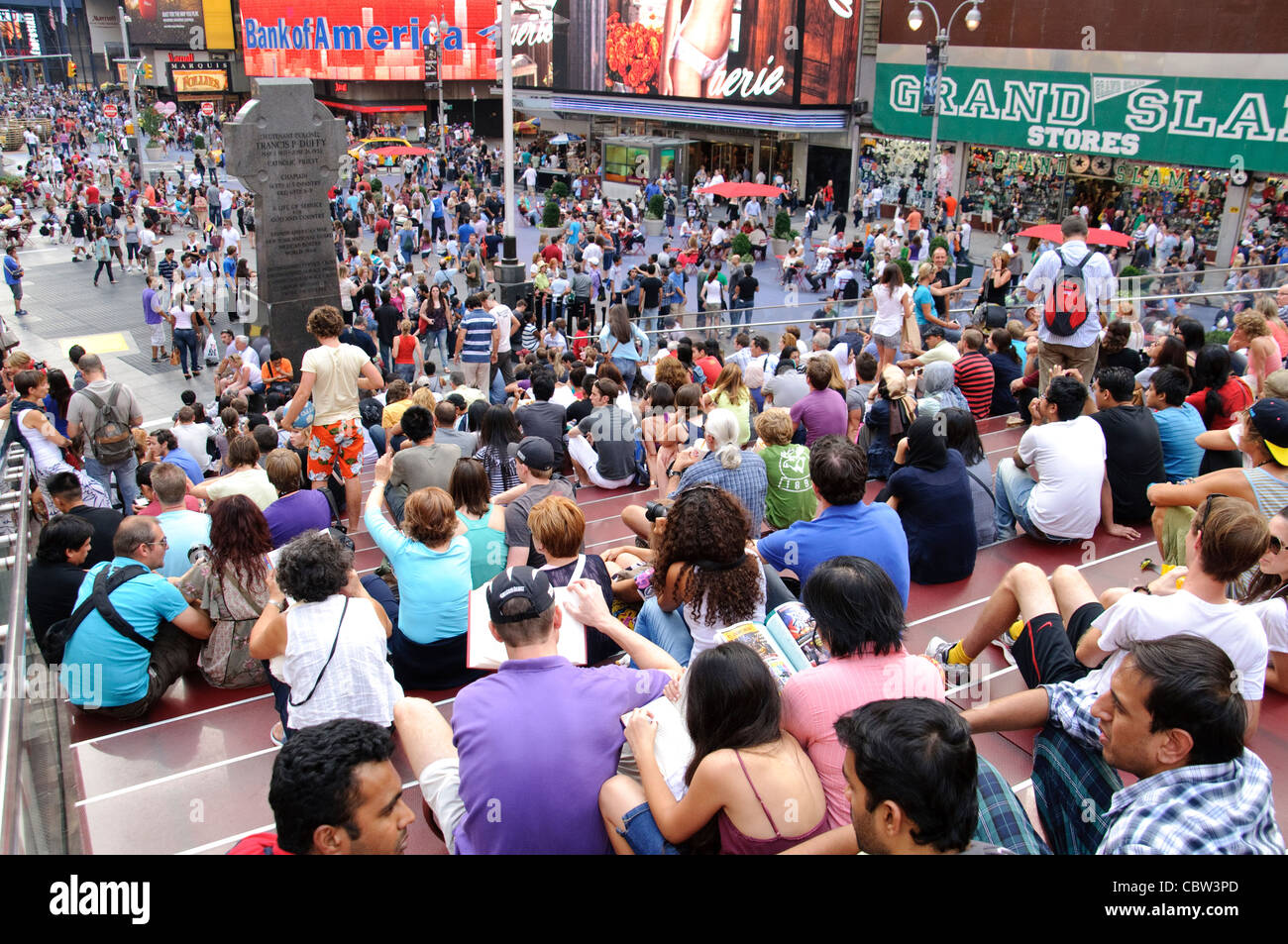 Red steps tkts duffy square hi-res stock photography and images - Alamy
