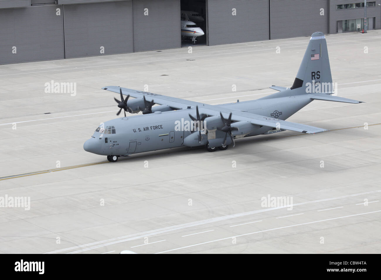 Lockheed c 130j hi-res stock photography and images - Alamy