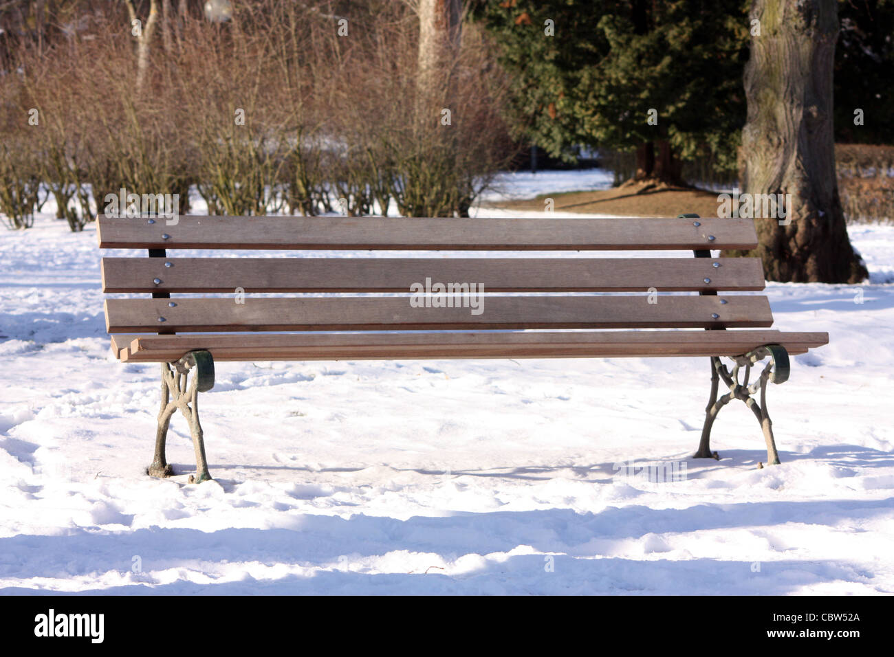 a bench in snow, winter Stock Photo - Alamy