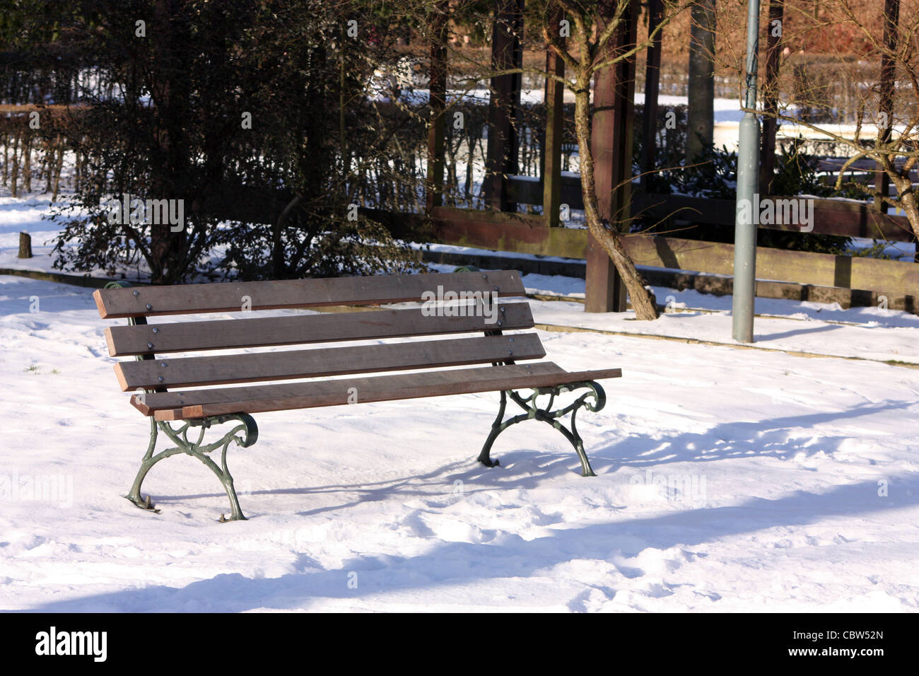 a bench in snow, winter Stock Photo - Alamy