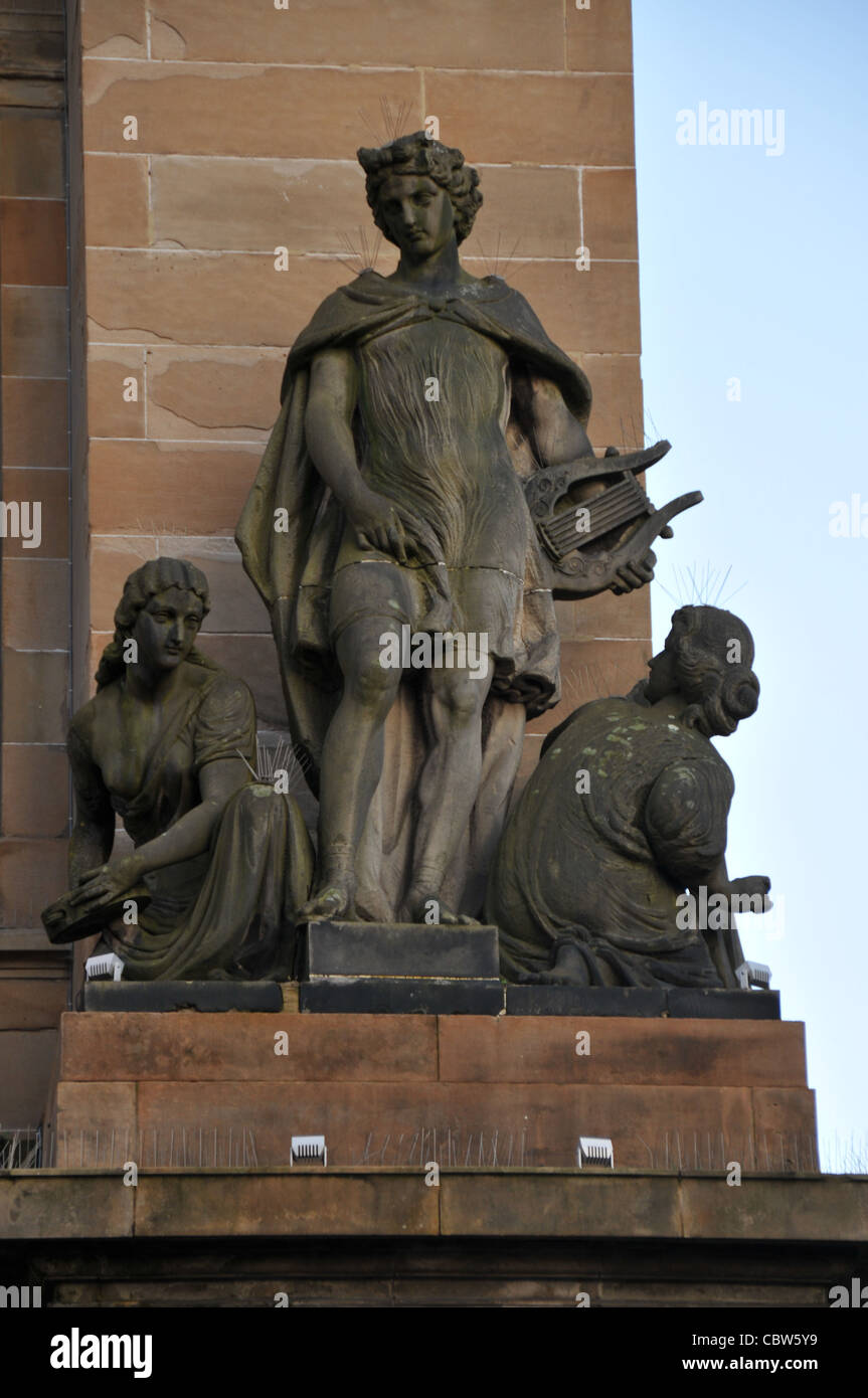 The Mitchell library statues Stock Photo - Alamy
