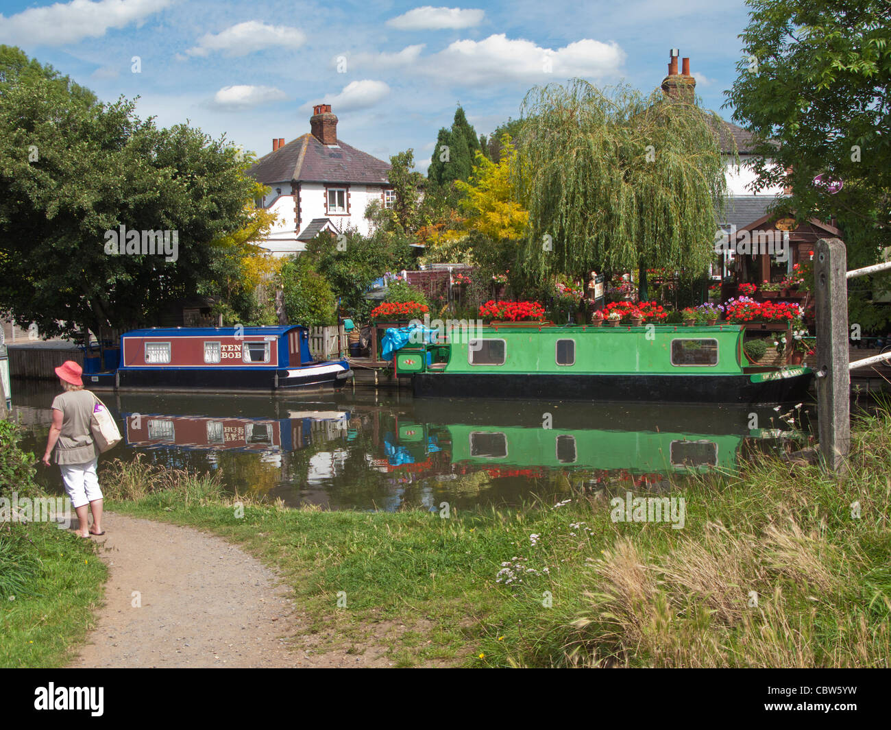 Canal barges hi-res stock photography and images - Alamy