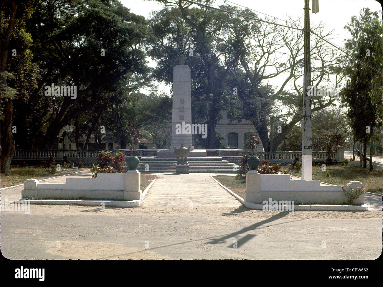 in the 4th Infantry Division's area of operations vietnam war pleiku ...