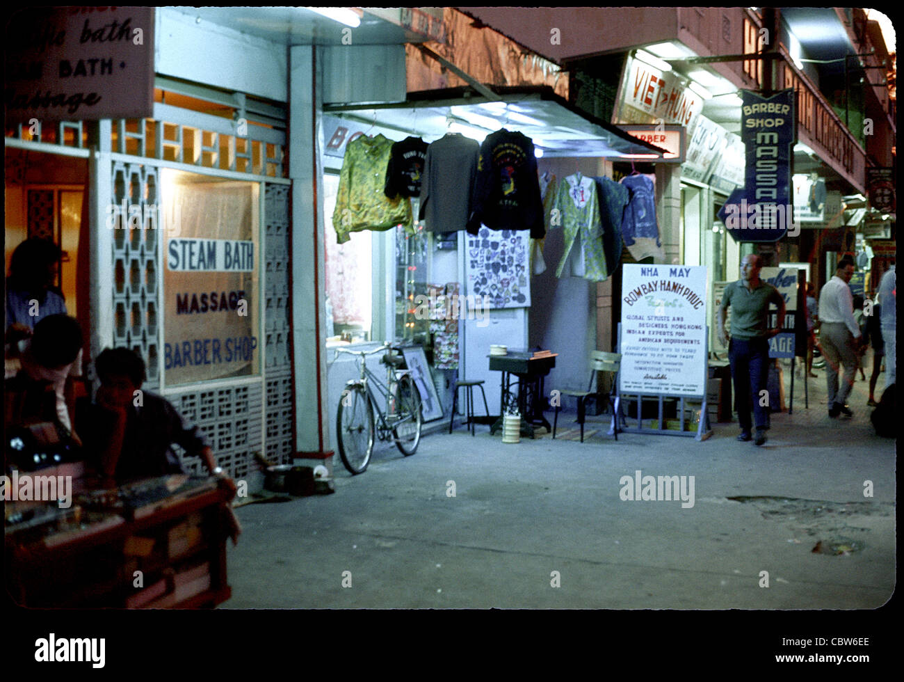 in the 4th Infantry Division's area of operations vietnam war pleiku ...