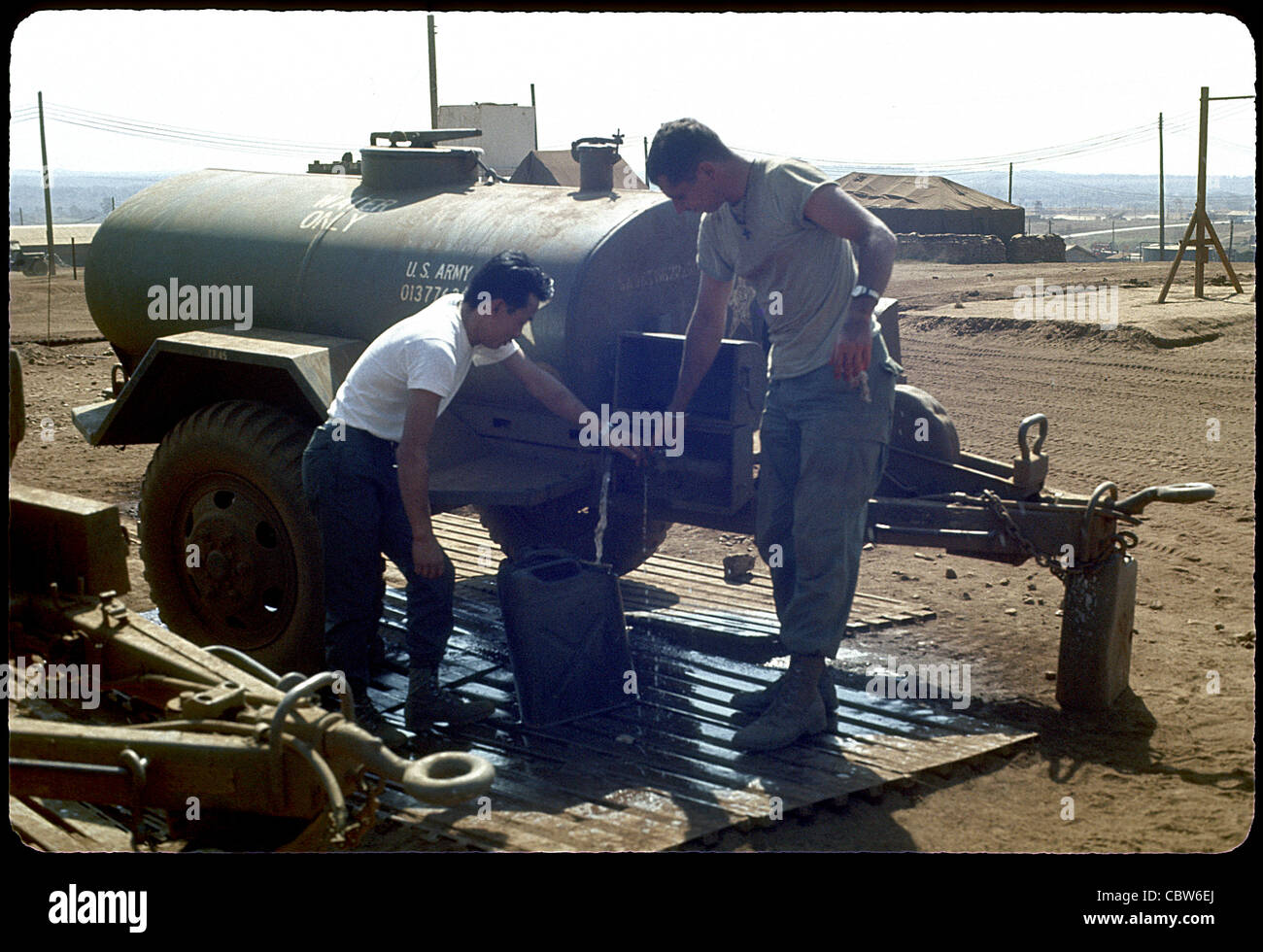 in the 4th Infantry Division's area of operations vietnam war pleiku ...