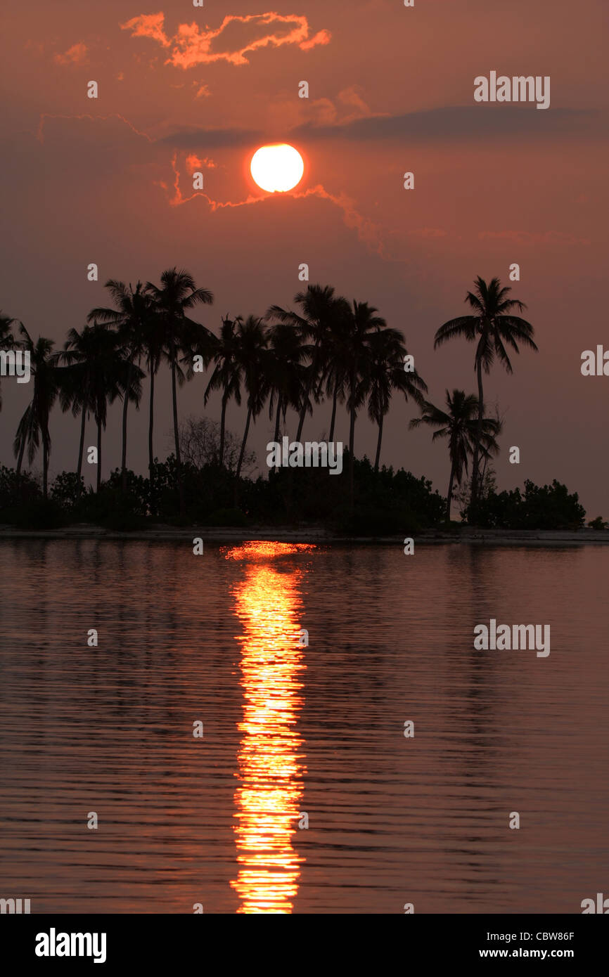 Sunset over maldive island hi-res stock photography and images - Alamy