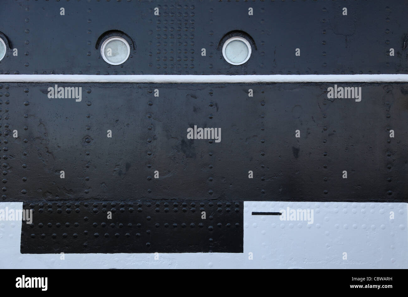 Ship round window hi-res stock photography and images - Alamy