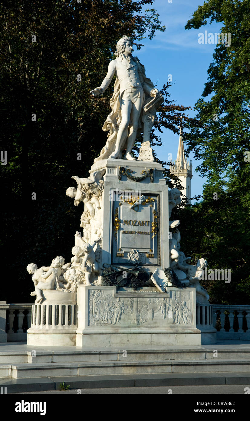 Monument mozart hi-res stock photography and images - Alamy