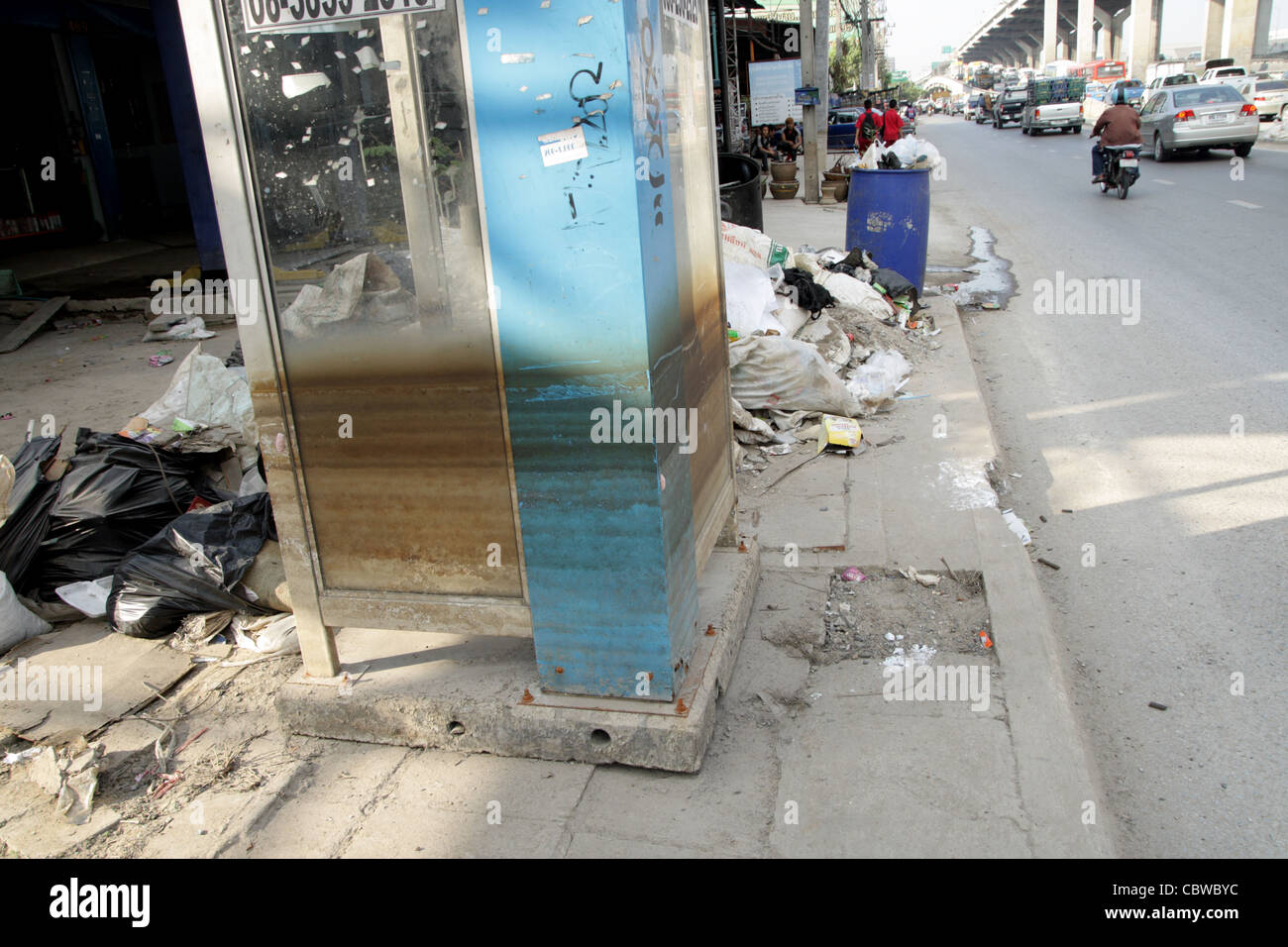 Damaged telephone box hi-res stock photography and images - Alamy