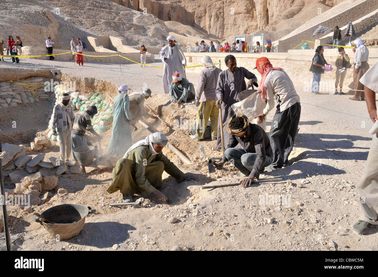 Excavations by an Egyptian Archaelogical team in the Valley of the ...